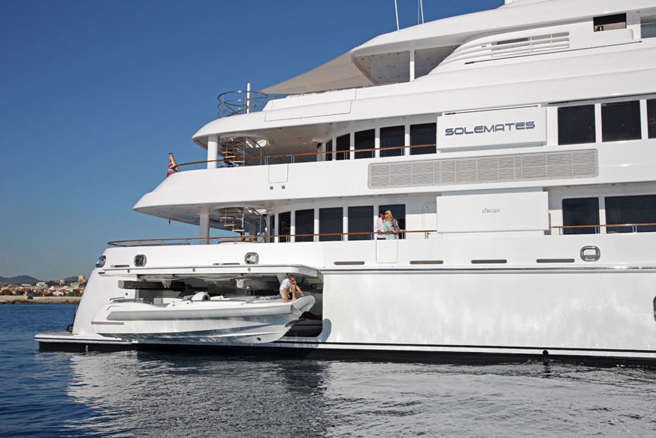Yacht HUNTRESS, Lurssen Superyacht | CHARTERWORLD Luxury Superyacht ...